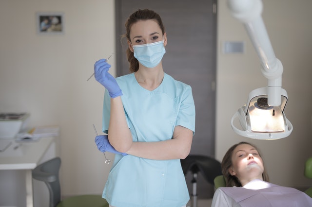 Co to jest bonding zębów? - Top Dental